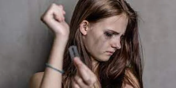 Qué lleva a la autolesión en los adolescentes y cómo tratarla | Stop en ...